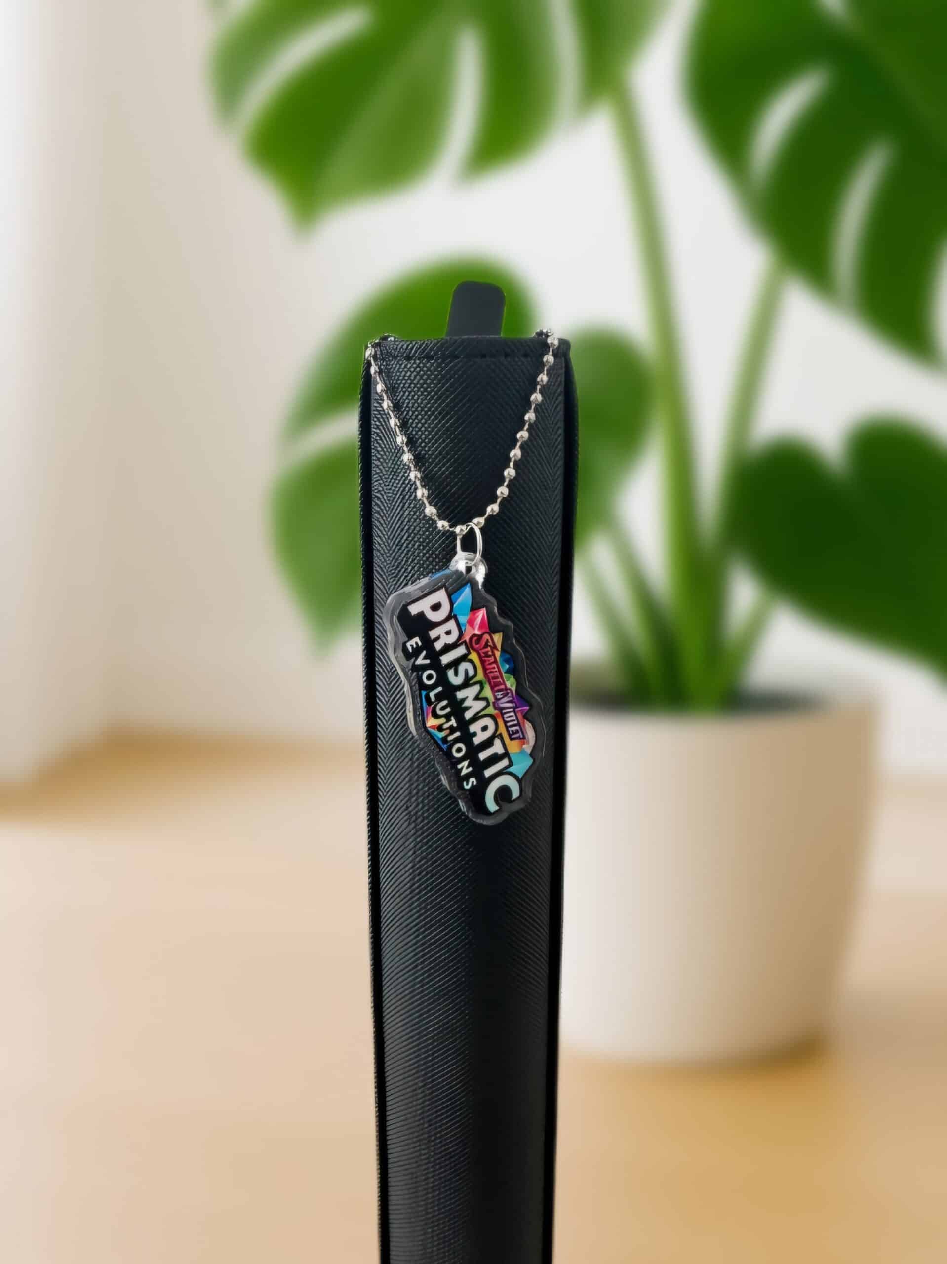 Prismatic Evolutions - Pokémon Binder Tag - Gachashoppen